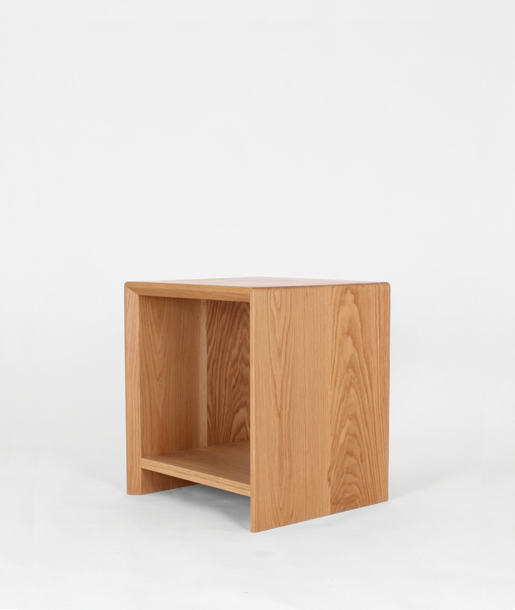 Mesa lateral Aarni de madera sólida | Aarni Side Table – Artelier México